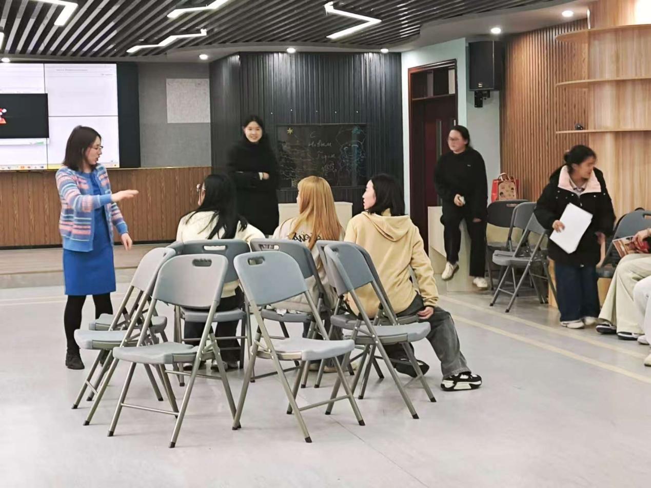 С Новым годом! 俄语角师生共同迎接新年